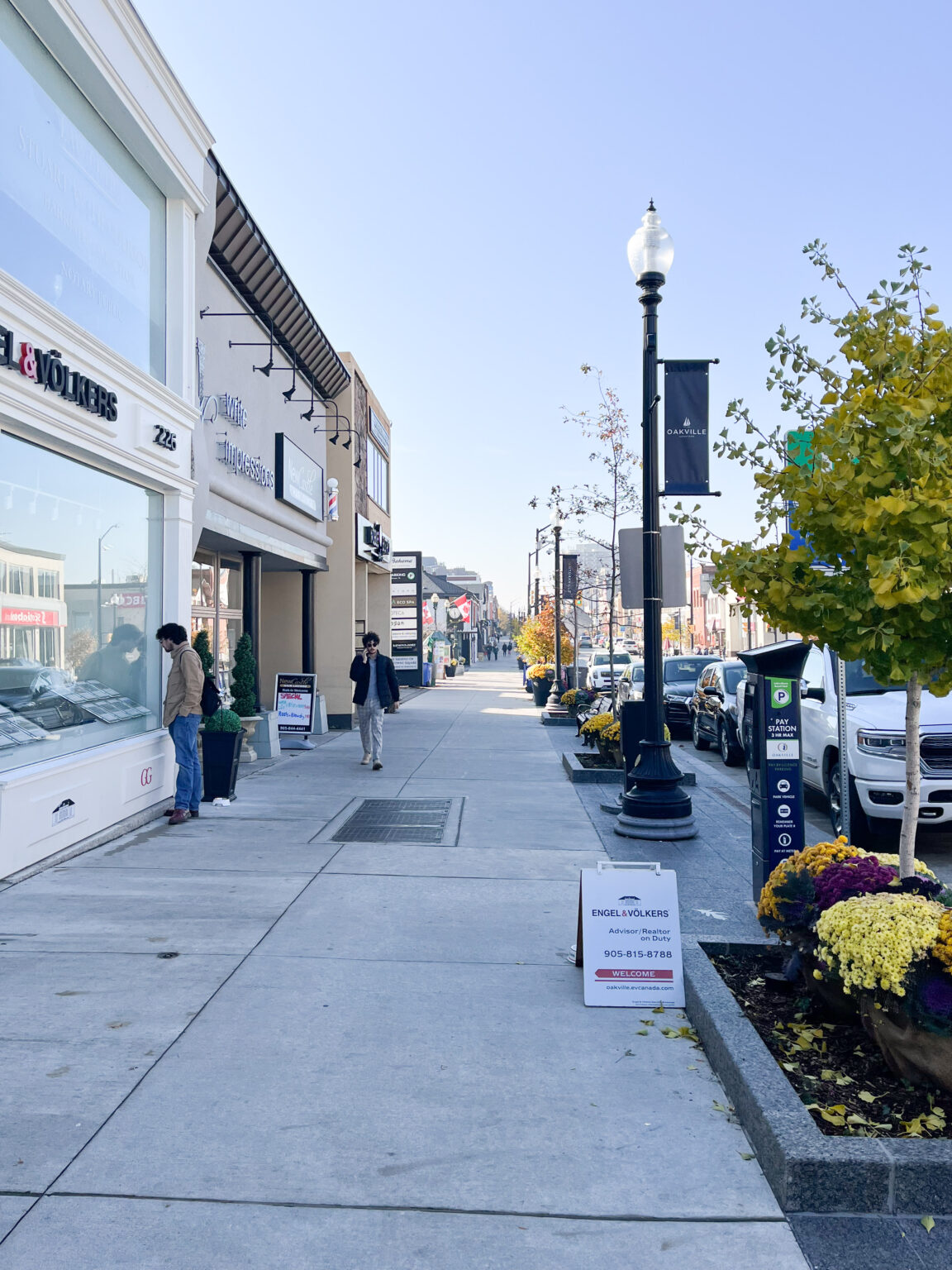 Discover the best shopping destinations in Oakville - Visit Oakville